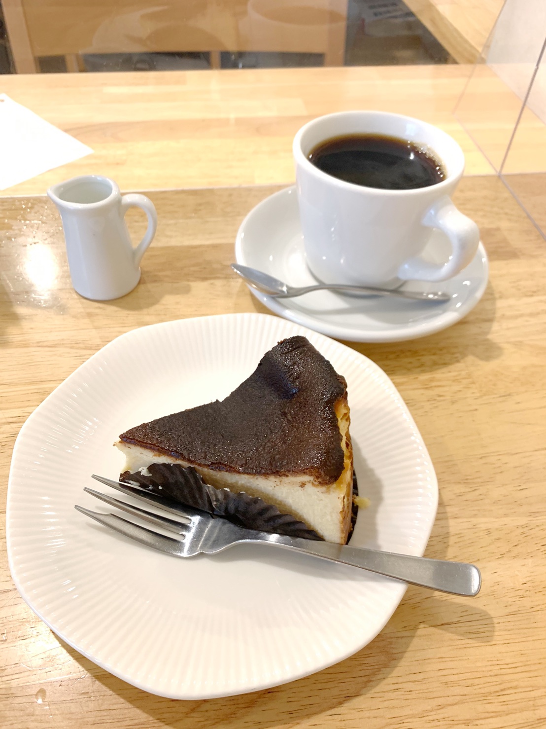 肥後橋・カフェ・PeakRoastCoffee（ピークローストコーヒー） - オーガニックヘナカラーは大阪本町駅より徒歩3分の美容室morinoma（モリノマ）